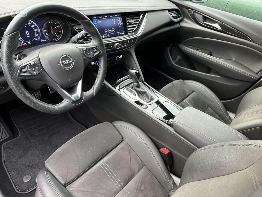 Black Opel Insignia 2022 in Kaunas, with an engine capacity of 2.00 L and mileage of 98 thousand km for 24201 €, photo 8 on AUTOMOTO.COM.LV