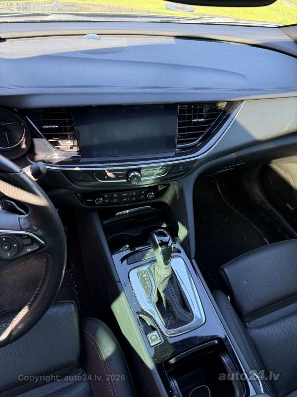 Black Opel Insignia 2022 in Tallinn, with an engine capacity of 2.00 L and mileage of 142 thousand km for 19000 €, photo 5 on AUTOMOTO.COM.LV
