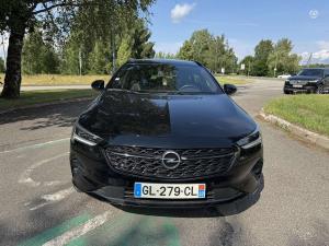 Black Opel Insignia 2022 in Taurage, with an engine capacity of 1.96 L and mileage of 185 thousand km for 12700 €, photo 3 on AUTOMOTO.COM.LV