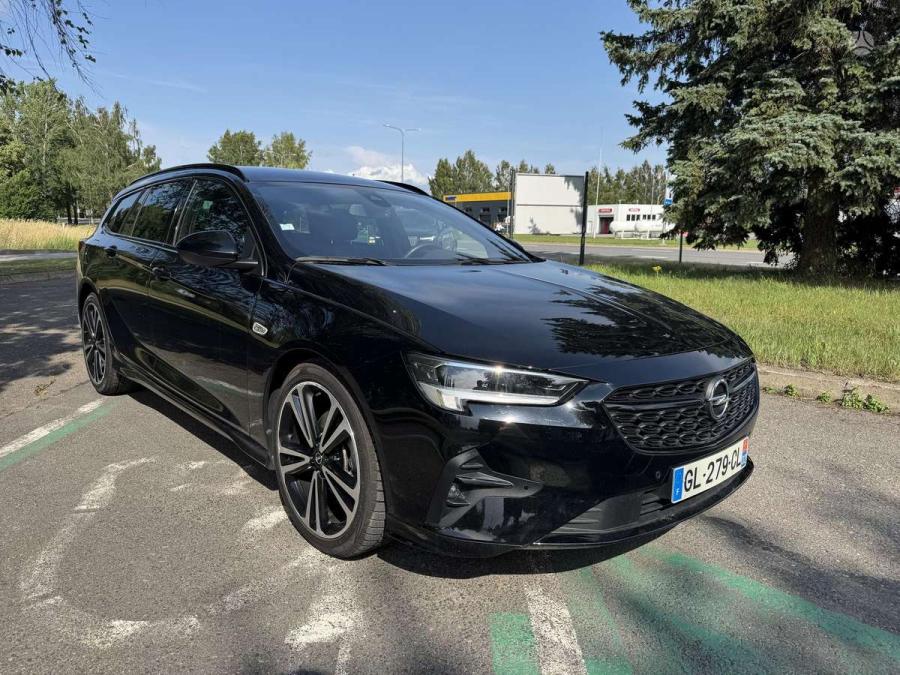 Black Opel Insignia 2022 in Taurage, with an engine capacity of 1.96 L and mileage of 185 thousand km for 12700 €, photo 4 on AUTOMOTO.COM.LV