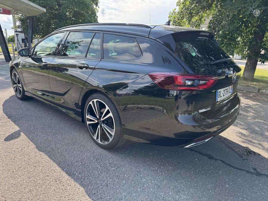 Black Opel Insignia 2022 in Taurage, with an engine capacity of 1.96 L and mileage of 185 thousand km for 12700 €, photo 7 on AUTOMOTO.COM.LV