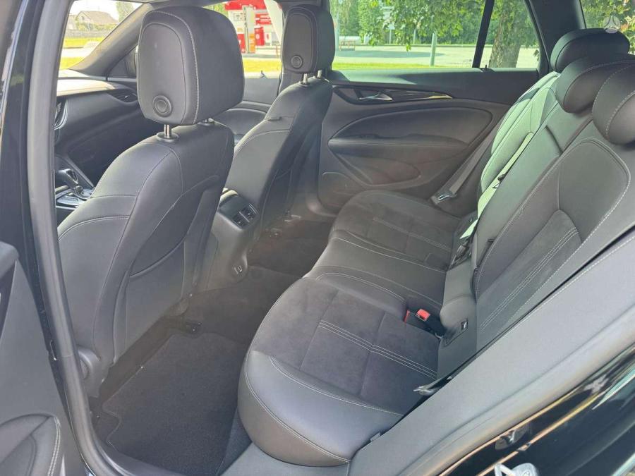 Black Opel Insignia 2022 in Taurage, with an engine capacity of 1.96 L and mileage of 185 thousand km for 12700 €, photo 10 on AUTOMOTO.COM.LV