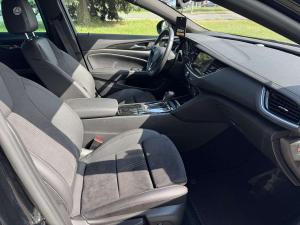 Black Opel Insignia 2022 in Taurage, with an engine capacity of 1.96 L and mileage of 185 thousand km for 12700 €, photo 15 on AUTOMOTO.COM.LV