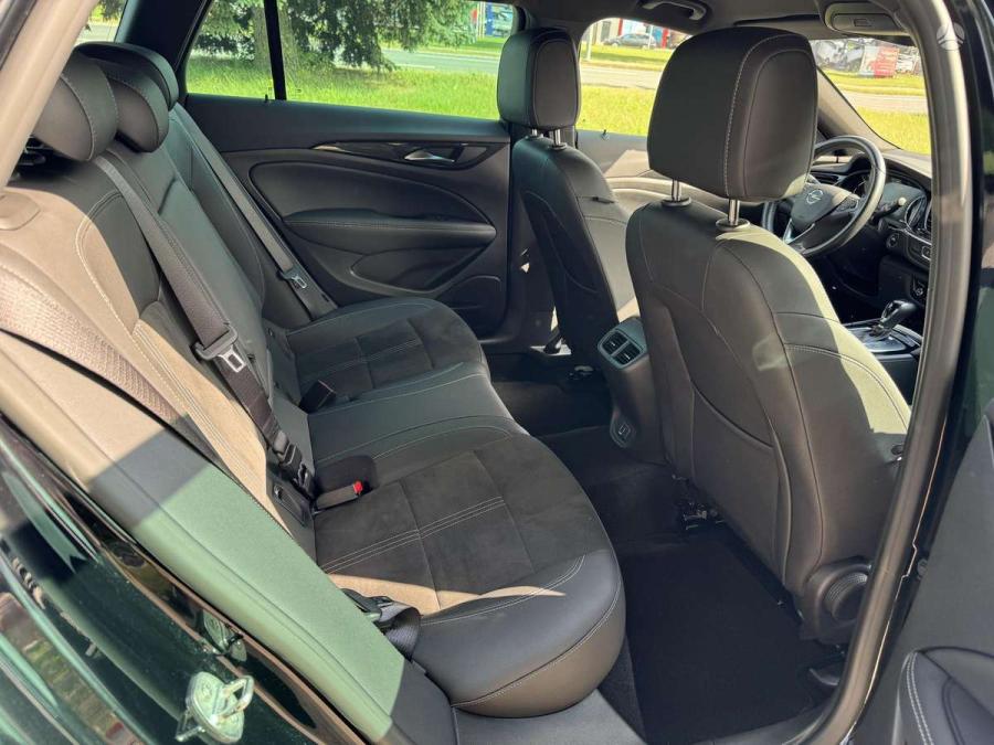 Black Opel Insignia 2022 in Taurage, with an engine capacity of 1.96 L and mileage of 185 thousand km for 12700 €, photo 16 on AUTOMOTO.COM.LV