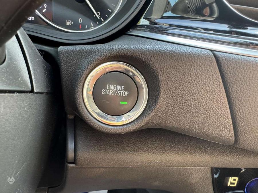 Black Opel Insignia 2022 in Taurage, with an engine capacity of 1.96 L and mileage of 185 thousand km for 12700 €, photo 21 on AUTOMOTO.COM.LV