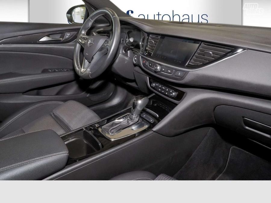 Black Opel Insignia 2023 in Kaunas, with an engine capacity of 2.00 L and mileage of 77 thousand km for 24409 €, photo 7 on AUTOMOTO.COM.LV