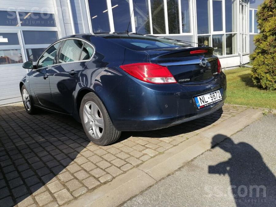 Blue Opel Insignia 2011 in Valmiera, with an engine capacity of 2.00 L and mileage of 206 thousand km for 4700 €, photo 4 on AUTOMOTO.COM.LV