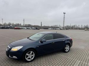 Blue Opel Insignia 2011 in Marijampole, with an engine capacity of 1.96 L and mileage of 233 thousand km for 3899 €, photo 2 on AUTOMOTO.COM.LV
