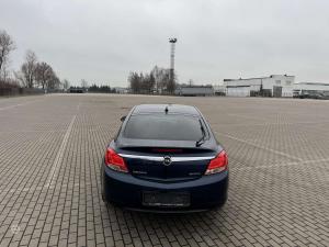 Blue Opel Insignia 2011 in Marijampole, with an engine capacity of 1.96 L and mileage of 233 thousand km for 3899 €, photo 4 on AUTOMOTO.COM.LV