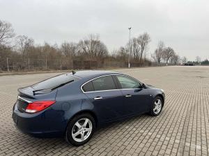 Blue Opel Insignia 2011 in Marijampole, with an engine capacity of 1.96 L and mileage of 233 thousand km for 3899 €, photo 5 on AUTOMOTO.COM.LV