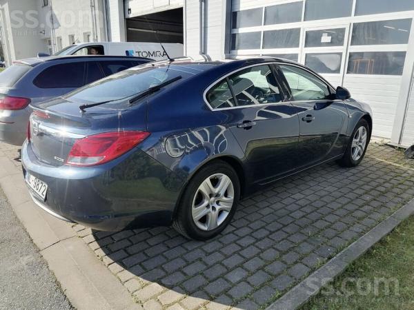 Zils Opel Insignia 2011 Valmiera, ar dzinēja tilpumu 2.00 L un nobraukumu 206 tūkst. km par 3500 €, foto 3 vietnē AUTOMOTO.COM.LV