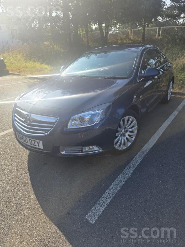 Blue Opel Insignia 2011 in Cesis, with an engine capacity of 2.00 L and mileage of 220 thousand km for 1950 €, photo 1 on AUTOMOTO.COM.LV