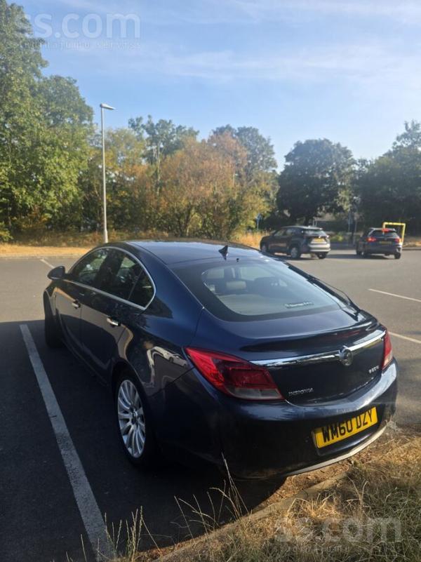 Blue Opel Insignia 2011 in Cesis, with an engine capacity of 2.00 L and mileage of 220 thousand km for 1950 €, photo 2 on AUTOMOTO.COM.LV