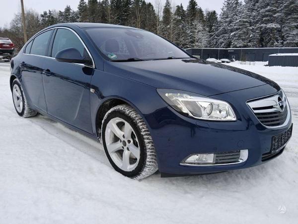Blue Opel Insignia 2012 in Utena, with an engine capacity of 2.00 L and mileage of 270 thousand km for 5350 €, photo 3 on AUTOMOTO.COM.LV