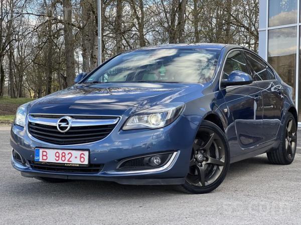 Blue Opel Insignia 2016 in Jekabpils, with an engine capacity of 2.00 L and mileage of 258 thousand km for 7300 €, photo 1 on AUTOMOTO.COM.LV