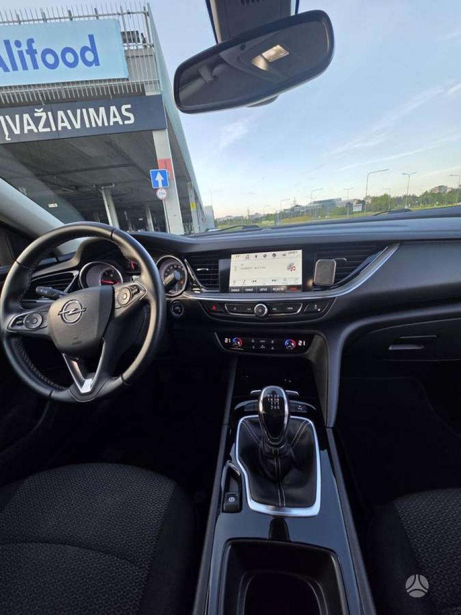 Blue Opel Insignia 2017 in Vilnius, with an engine capacity of 1.60 L and mileage of 212 thousand km for 9050 €, photo 7 on AUTOMOTO.COM.LV