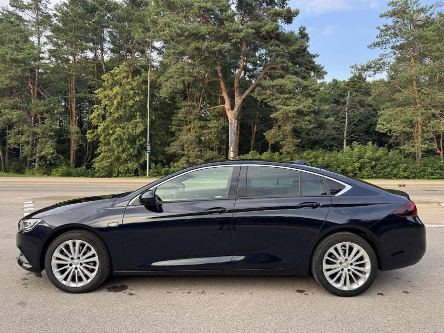 Blue Opel Insignia 2017 in Druskininkai, with an engine capacity of 1.96 L and mileage of 314 thousand km for 8900 €, photo 4 on AUTOMOTO.COM.LV