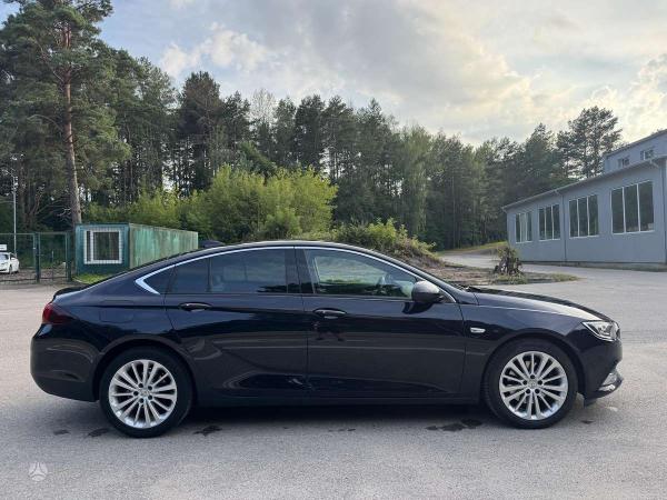 Blue Opel Insignia 2017 in Druskininkai, with an engine capacity of 1.96 L and mileage of 314 thousand km for 8900 €, photo 4 on AUTOMOTO.COM.LV