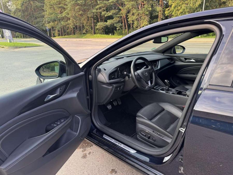 Blue Opel Insignia 2017 in Druskininkai, with an engine capacity of 1.96 L and mileage of 314 thousand km for 8900 €, photo 10 on AUTOMOTO.COM.LV
