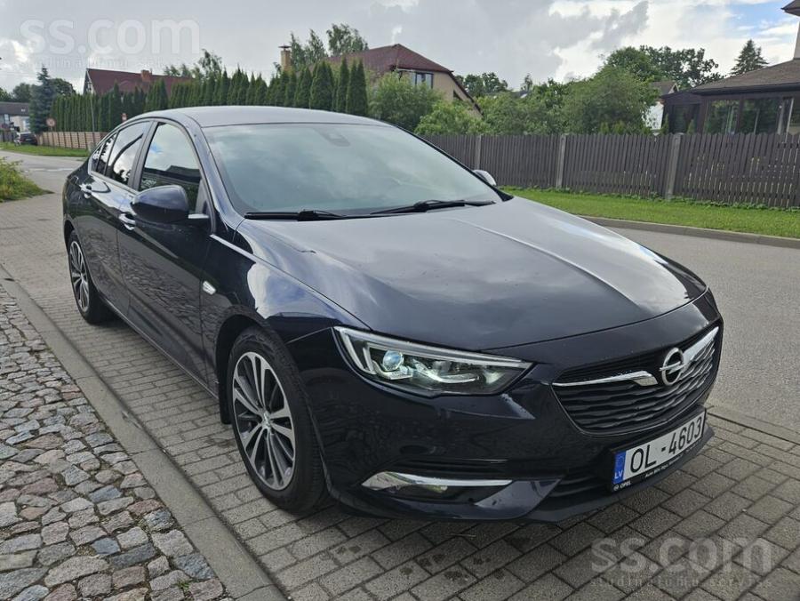Синий Опель Инсигния 2018 в Рига, объемом двигателя 2.00 л и пробегом 98 тыс. км за 13999 €, фото 1 на AUTOMOTO.COM.LV