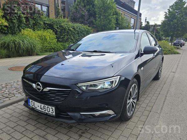 Blue Opel Insignia 2018 in Riga, with an engine capacity of 2.00 L and mileage of 98 thousand km for 13999 €, photo 2 on AUTOMOTO.COM.LV