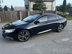 Blue Opel Insignia 2018 in Riga, with an engine capacity of 2.00 L and mileage of 128 thousand km for 13300 €, photo 4 on AUTOMOTO.COM.LV