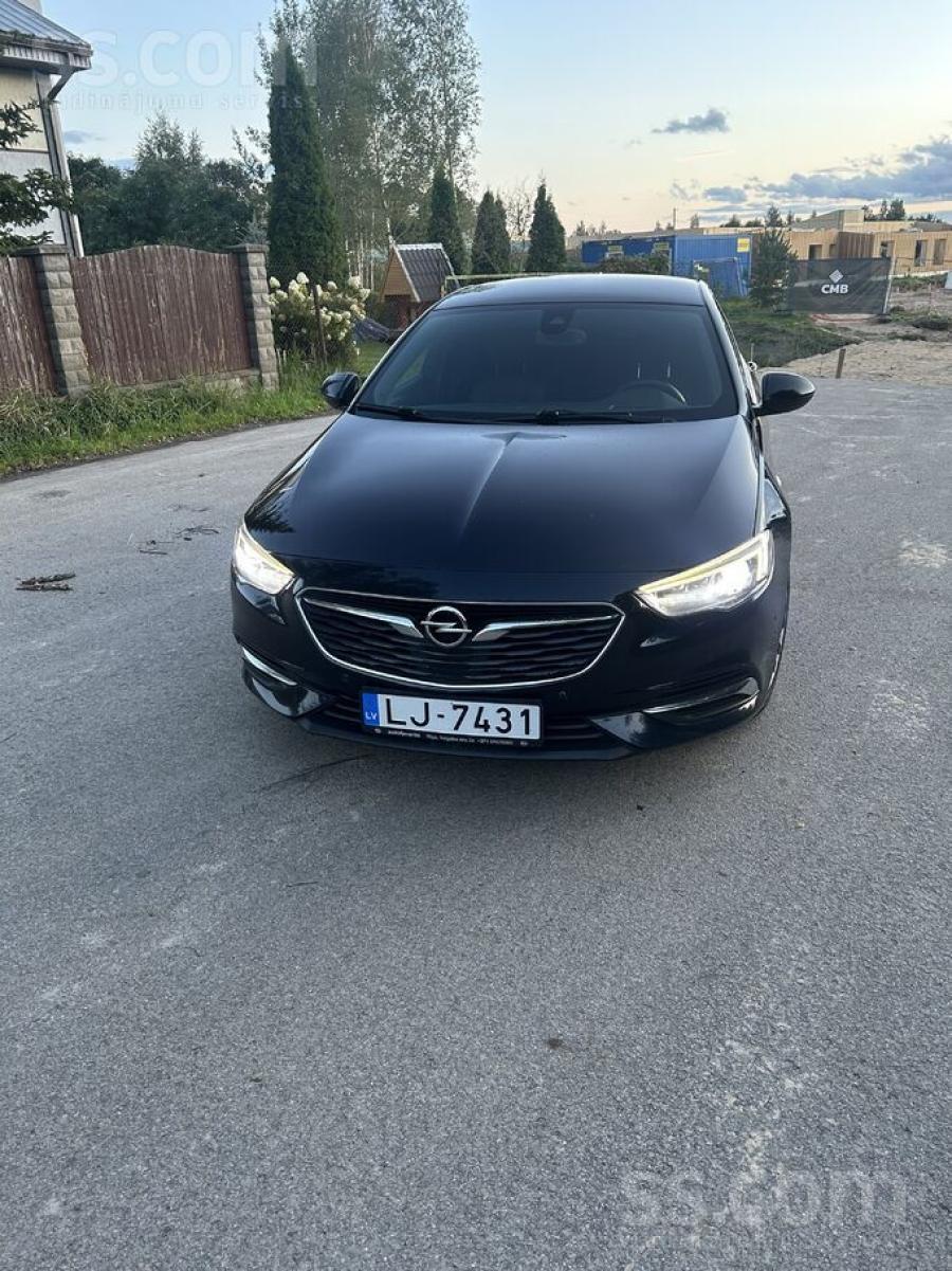 Blue Opel Insignia 2018 in Riga, with an engine capacity of 2.00 L and mileage of 128 thousand km for 13300 €, photo 6 on AUTOMOTO.COM.LV