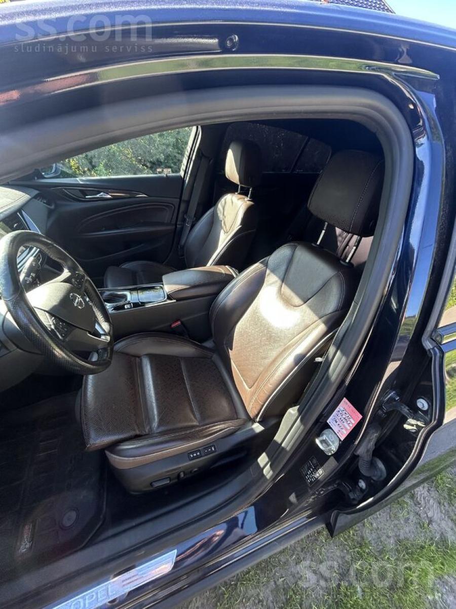Blue Opel Insignia 2018 in Riga, with an engine capacity of 2.00 L and mileage of 128 thousand km for 13300 €, photo 7 on AUTOMOTO.COM.LV