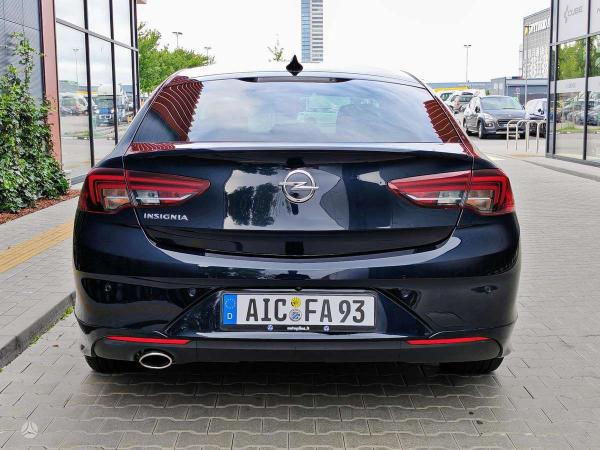 Blue Opel Insignia 2018 in Klaipeda, with an engine capacity of 1.96 L and mileage of 172 thousand km for 10950 €, photo 4 on AUTOMOTO.COM.LV