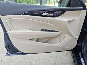 Blue Opel Insignia 2018 in Klaipeda, with an engine capacity of 1.96 L and mileage of 172 thousand km for 10950 €, photo 19 on AUTOMOTO.COM.LV