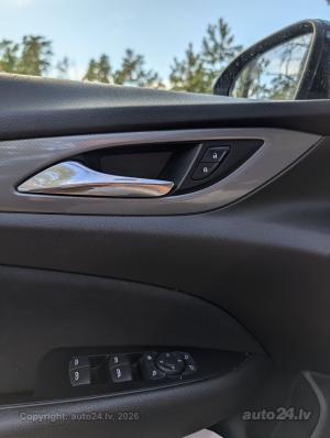 Blue Opel Insignia 2018 in Keila, with an engine capacity of 2.00 L and mileage of 318 thousand km for 11000 €, photo 4 on AUTOMOTO.COM.LV