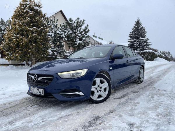 Blue Opel Insignia 2019 in Vilnius, with an engine capacity of 1.60 L and mileage of 260 thousand km for 7250 €, photo 1 on AUTOMOTO.COM.LV