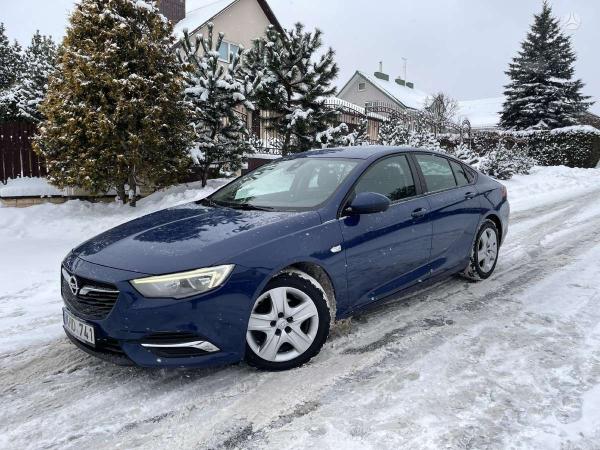 Blue Opel Insignia 2019 in Vilnius, with an engine capacity of 1.60 L and mileage of 260 thousand km for 7250 €, photo 2 on AUTOMOTO.COM.LV