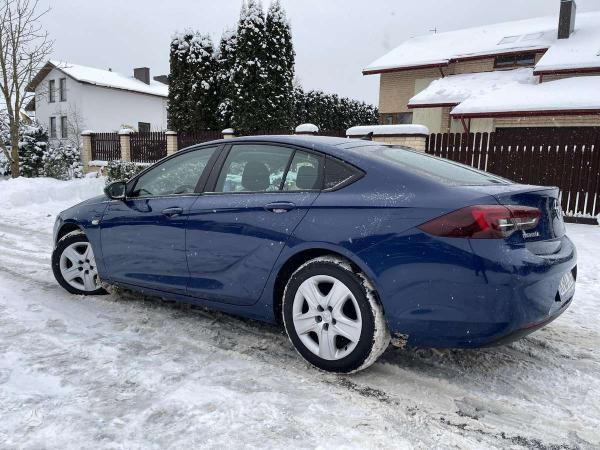 Blue Opel Insignia 2019 in Vilnius, with an engine capacity of 1.60 L and mileage of 260 thousand km for 7250 €, photo 4 on AUTOMOTO.COM.LV