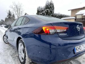Blue Opel Insignia 2019 in Vilnius, with an engine capacity of 1.60 L and mileage of 260 thousand km for 7250 €, photo 6 on AUTOMOTO.COM.LV