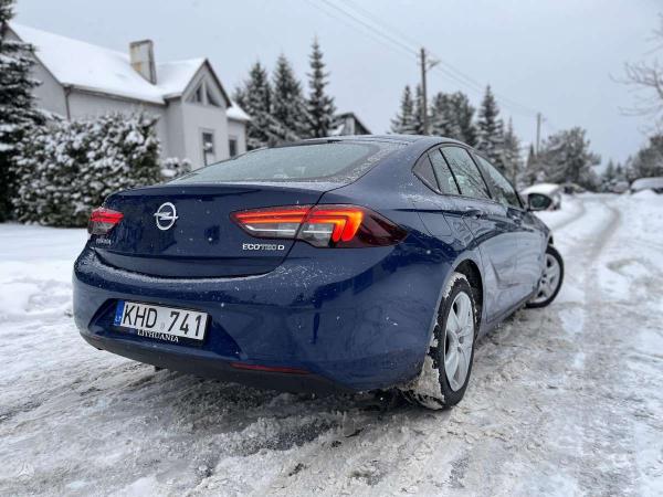 Blue Opel Insignia 2019 in Vilnius, with an engine capacity of 1.60 L and mileage of 260 thousand km for 7250 €, photo 8 on AUTOMOTO.COM.LV