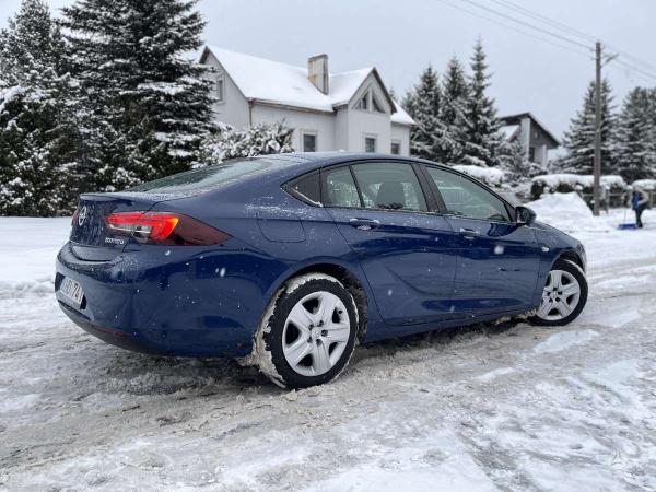 Blue Opel Insignia 2019 in Vilnius, with an engine capacity of 1.60 L and mileage of 260 thousand km for 7250 €, photo 9 on AUTOMOTO.COM.LV