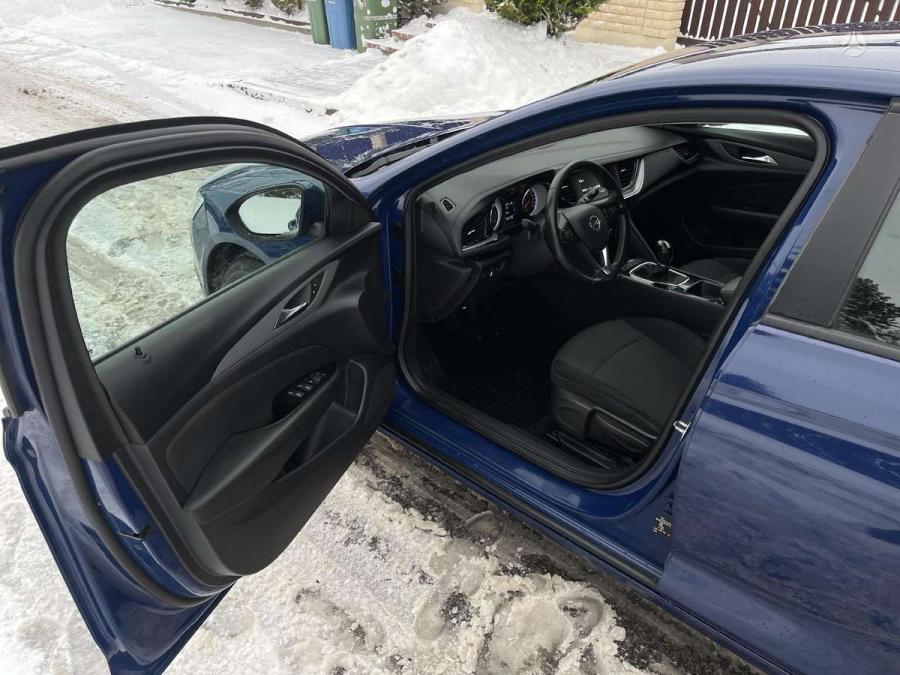 Blue Opel Insignia 2019 in Vilnius, with an engine capacity of 1.60 L and mileage of 260 thousand km for 7250 €, photo 15 on AUTOMOTO.COM.LV