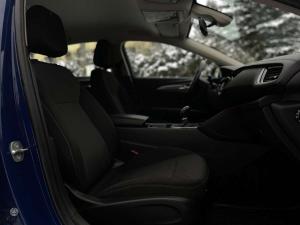 Blue Opel Insignia 2019 in Vilnius, with an engine capacity of 1.60 L and mileage of 260 thousand km for 7250 €, photo 21 on AUTOMOTO.COM.LV