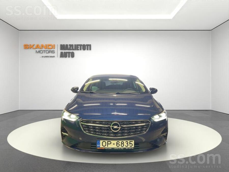 Blue Opel Insignia 2020 in Riga, with an engine capacity of 2.00 L and mileage of 81 thousand km for 15990 €, photo 3 on AUTOMOTO.COM.LV