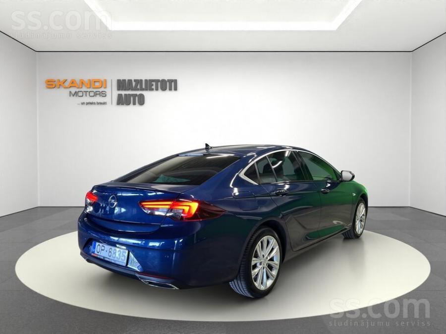 Blue Opel Insignia 2020 in Riga, with an engine capacity of 2.00 L and mileage of 81 thousand km for 15990 €, photo 7 on AUTOMOTO.COM.LV