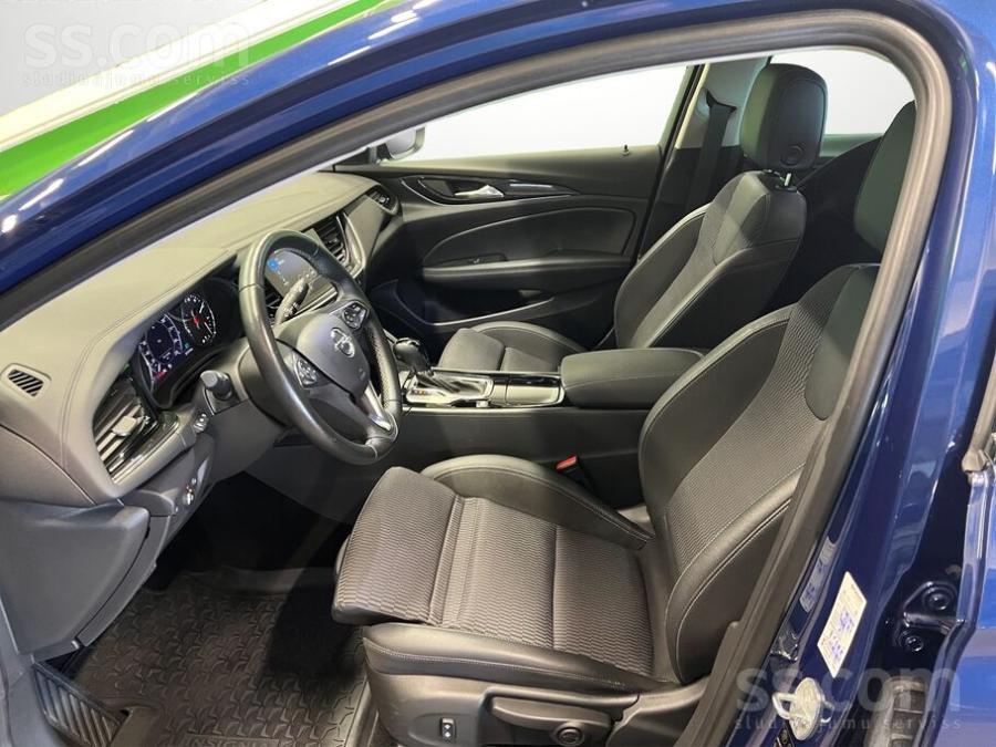 Blue Opel Insignia 2020 in Riga, with an engine capacity of 2.00 L and mileage of 81 thousand km for 15990 €, photo 10 on AUTOMOTO.COM.LV