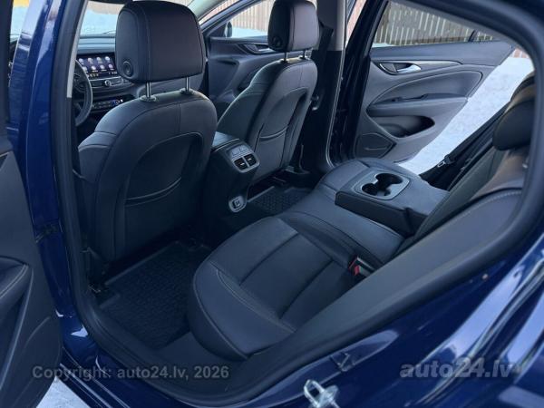 Blue Opel Insignia 2022 in Tallinn, with an engine capacity of 2.00 L and mileage of 56 thousand km for 25800 €, photo 11 on AUTOMOTO.COM.LV