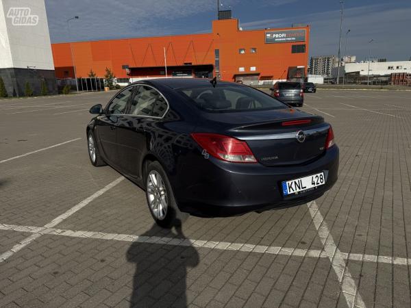 Blue Opel Insignia 2009 in Vilnius, with an engine capacity of 2.00 L and mileage of 275 thousand km for 3990 €, photo 6 on AUTOMOTO.COM.LV
