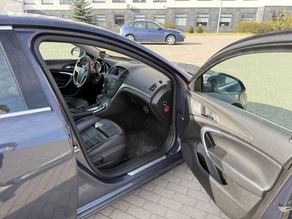 Blue Opel Insignia 2009 in Vilnius, with an engine capacity of 2.00 L and mileage of 275 thousand km for 3990 €, photo 10 on AUTOMOTO.COM.LV