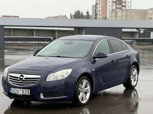 Blue Opel Insignia 2009 in Mazeikiai, with an engine capacity of 1.96 L and mileage of 365 thousand km for 1800 €, photo  on AUTOMOTO.COM.LV