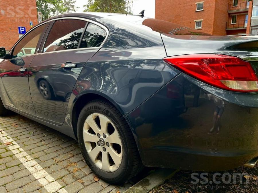 Zils Opel Insignia 2010 Ogre, ar dzinēja tilpumu 2.00 L un nobraukumu 240 tūkst. km par 2500 €, foto 1 vietnē AUTOMOTO.COM.LV