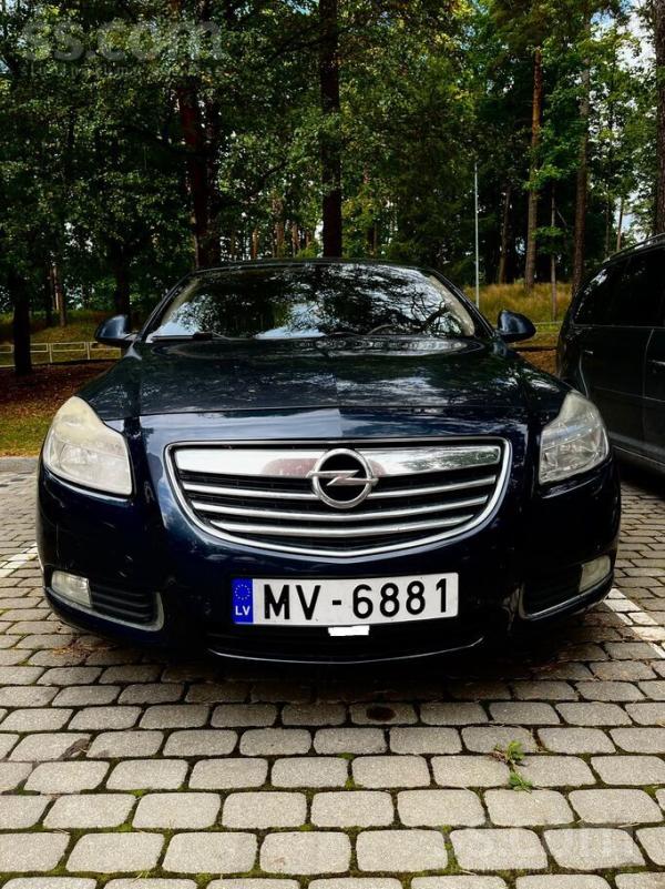 Zils Opel Insignia 2010 Ogre, ar dzinēja tilpumu 2.00 L un nobraukumu 240 tūkst. km par 2500 €, foto 2 vietnē AUTOMOTO.COM.LV