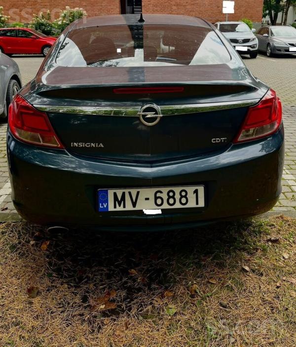 Zils Opel Insignia 2010 Ogre, ar dzinēja tilpumu 2.00 L un nobraukumu 240 tūkst. km par 2500 €, foto 4 vietnē AUTOMOTO.COM.LV