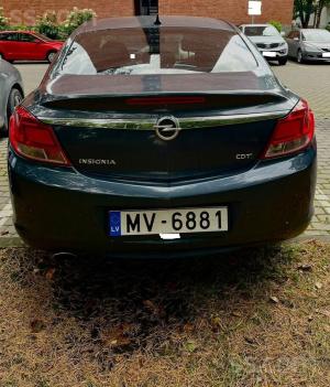 Zils Opel Insignia 2010 Ogre, ar dzinēja tilpumu 2.00 L un nobraukumu 240 tūkst. km par 2500 €, foto 5 vietnē AUTOMOTO.COM.LV